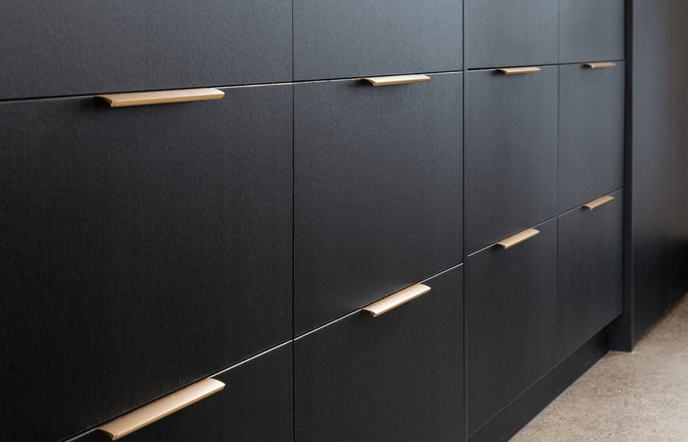 Kitchen lip pull handles darwin Matt black /Brushed brass/Brushed ...