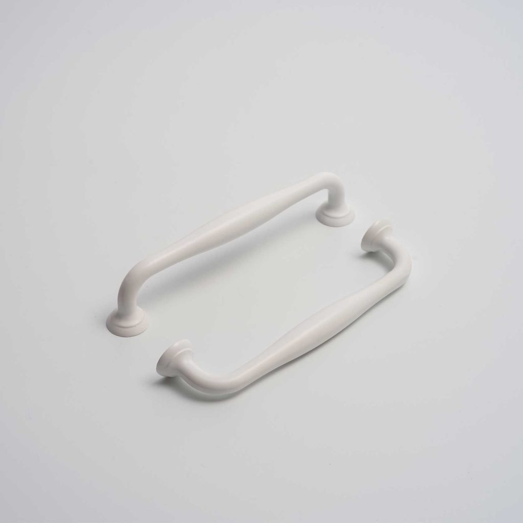 Kitchen hamptons handles Mackay Matt black/Brushed brass/Brushed nickel ...